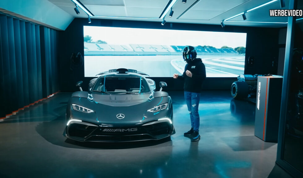 発表から6年、ついにメルセデスAMG Oneが納車されたコレクター。その驚きの納車の儀を動画にて紹介。納車スペースはAMG Oneの世界観が ...