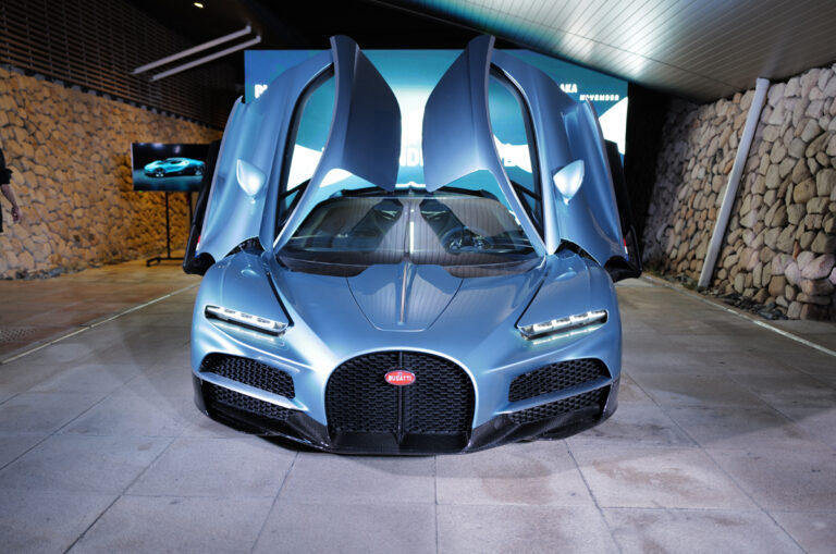 ブガッティ、新型「トゥールビヨン」はすでに2029年生産分まで完売。納車待ち時間は最長で4年に、さらにキャンセル待ちは59人 - Life ...