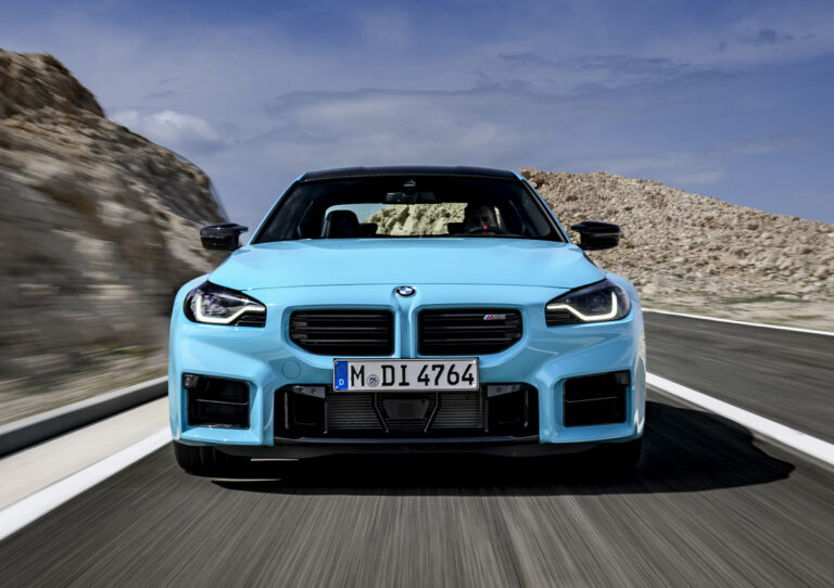 【4WD化で無敵へ】BMW「M2 M xDrive」登場、480馬力を極限まで解き放つM2初の四駆モデル。さらにはF1由来の新エンジンを搭載へ ...